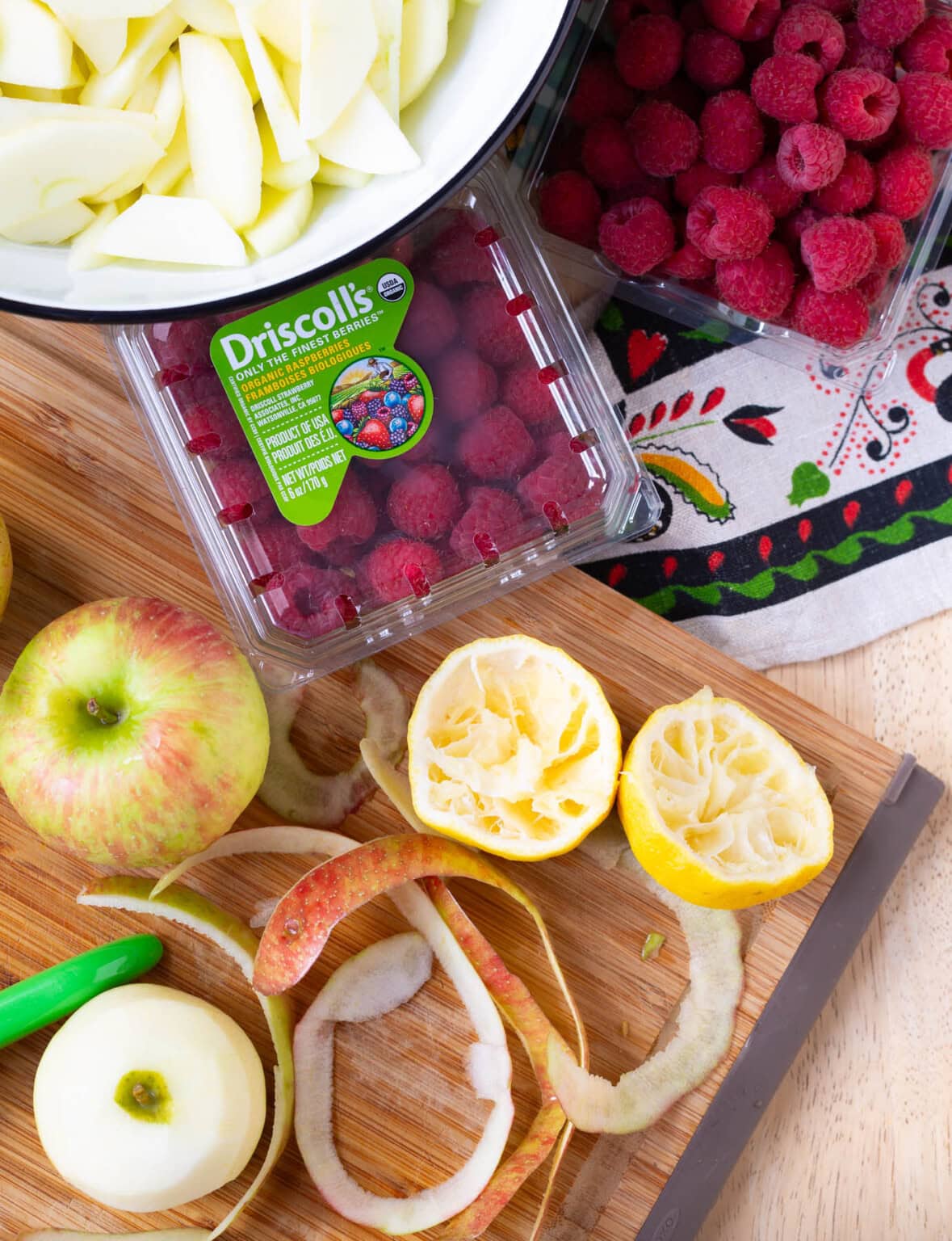 Raspberry Apple Pie - A Spicy Perspective