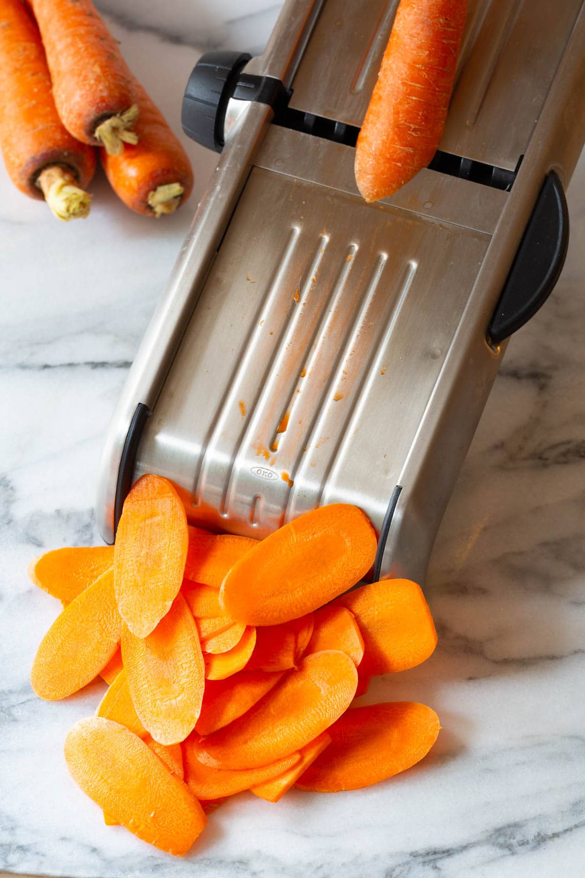 Baked Carrot Chips - A Spicy Perspective