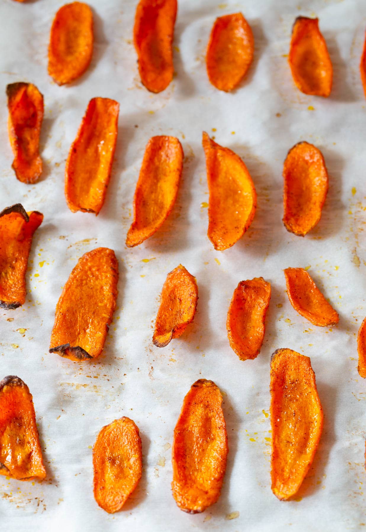 Healthy Baked Carrot Chips- A Spicy Perspective