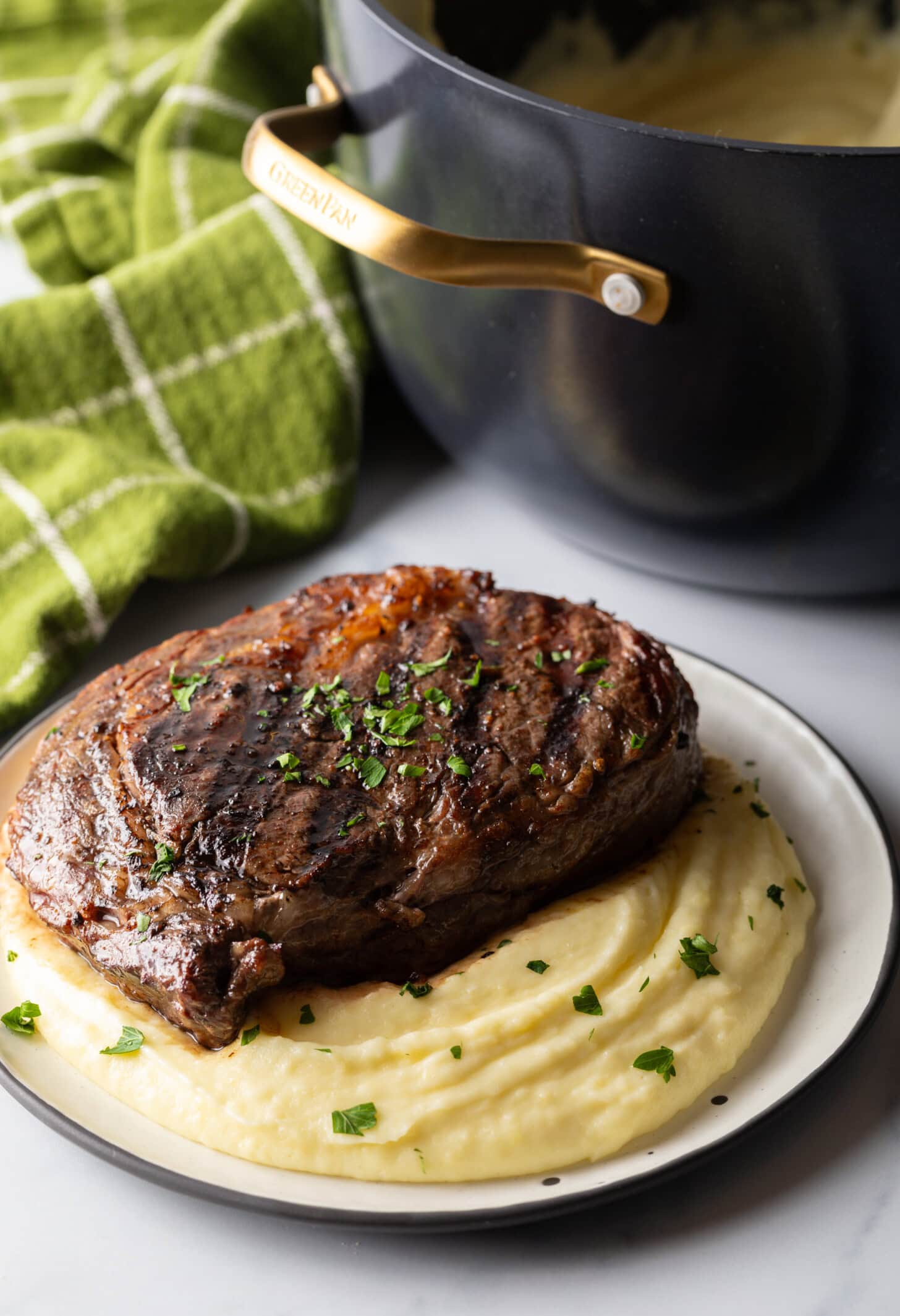 Pomme Puree (French Mashed Potatoes) - A Spicy Perspective