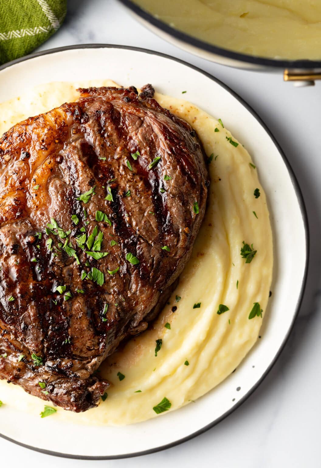 Pomme Puree (French Mashed Potatoes) - A Spicy Perspective