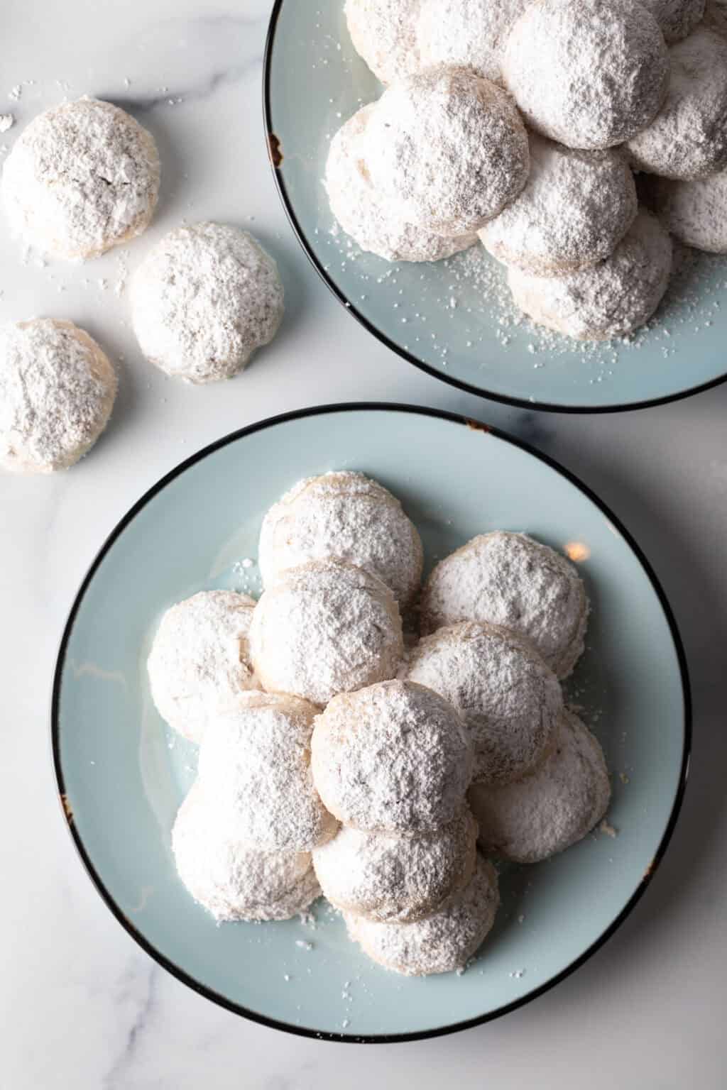 Russian Tea Cakes (Snowball Cookie Recipe) - A Spicy Perspective