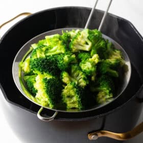 How to Boil Broccoli on the Stove - A Spicy Perspective